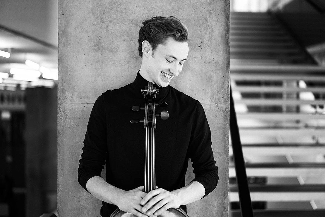 Sebastian Fritsch – Cellist: Sebastian Fritsch