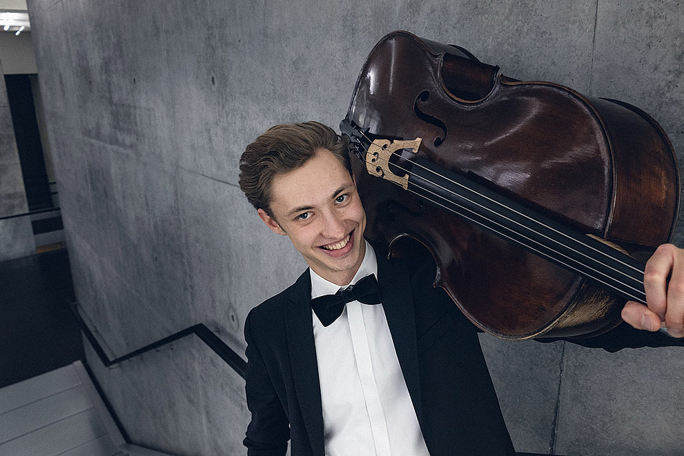 Sebastian Fritsch – Cellist: Sebastian Fritsch