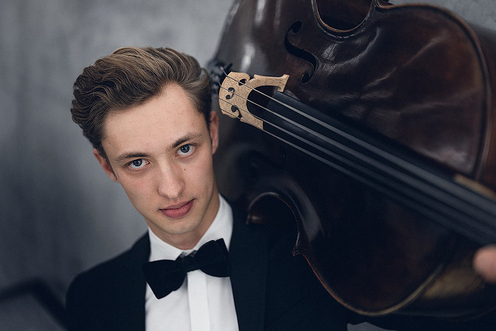 Sebastian Fritsch – Cellist: Sebastian Fritsch